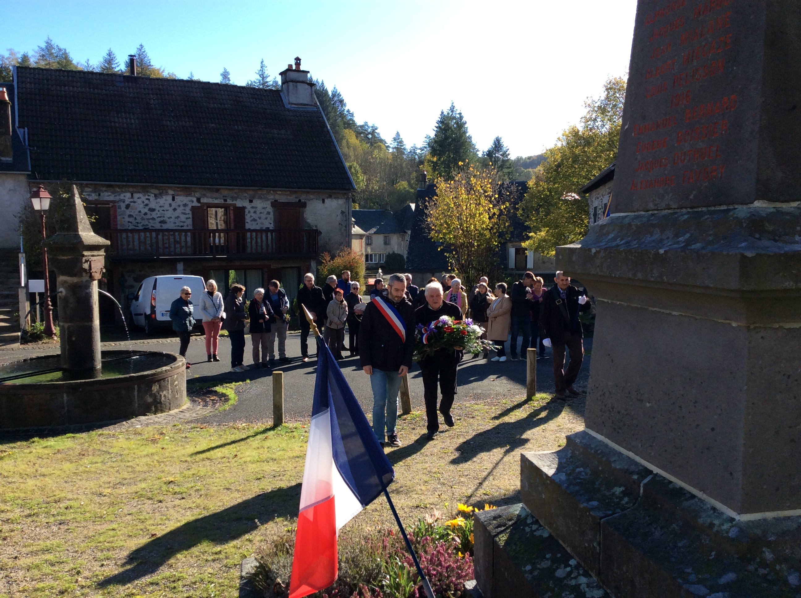 Services - 11 novembre - Mairie de Saint-Amandin | illiwap®