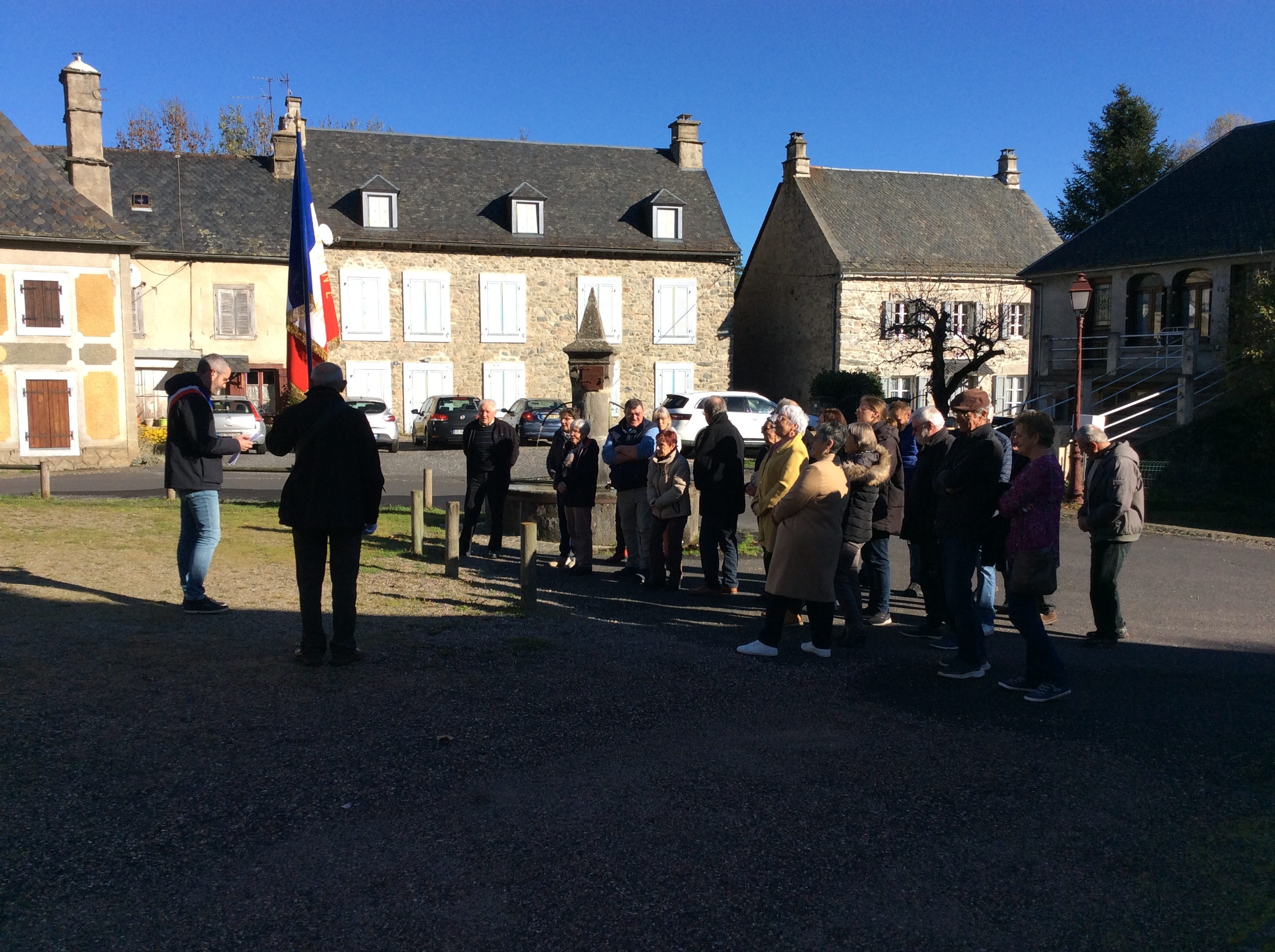 Services - 11 novembre - Mairie de Saint-Amandin | illiwap®